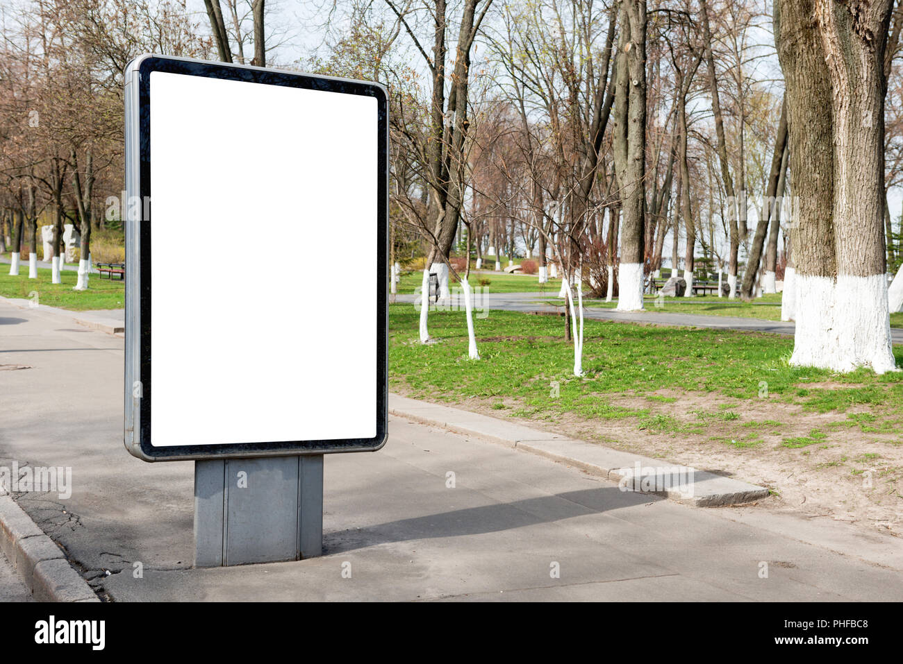 Empty commercial street hi-res stock photography and images - Alamy