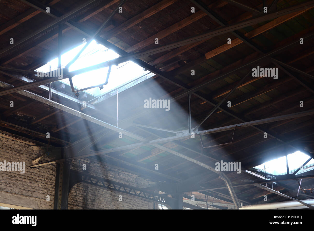 Factory hall light roof hi-res stock photography and images - Alamy