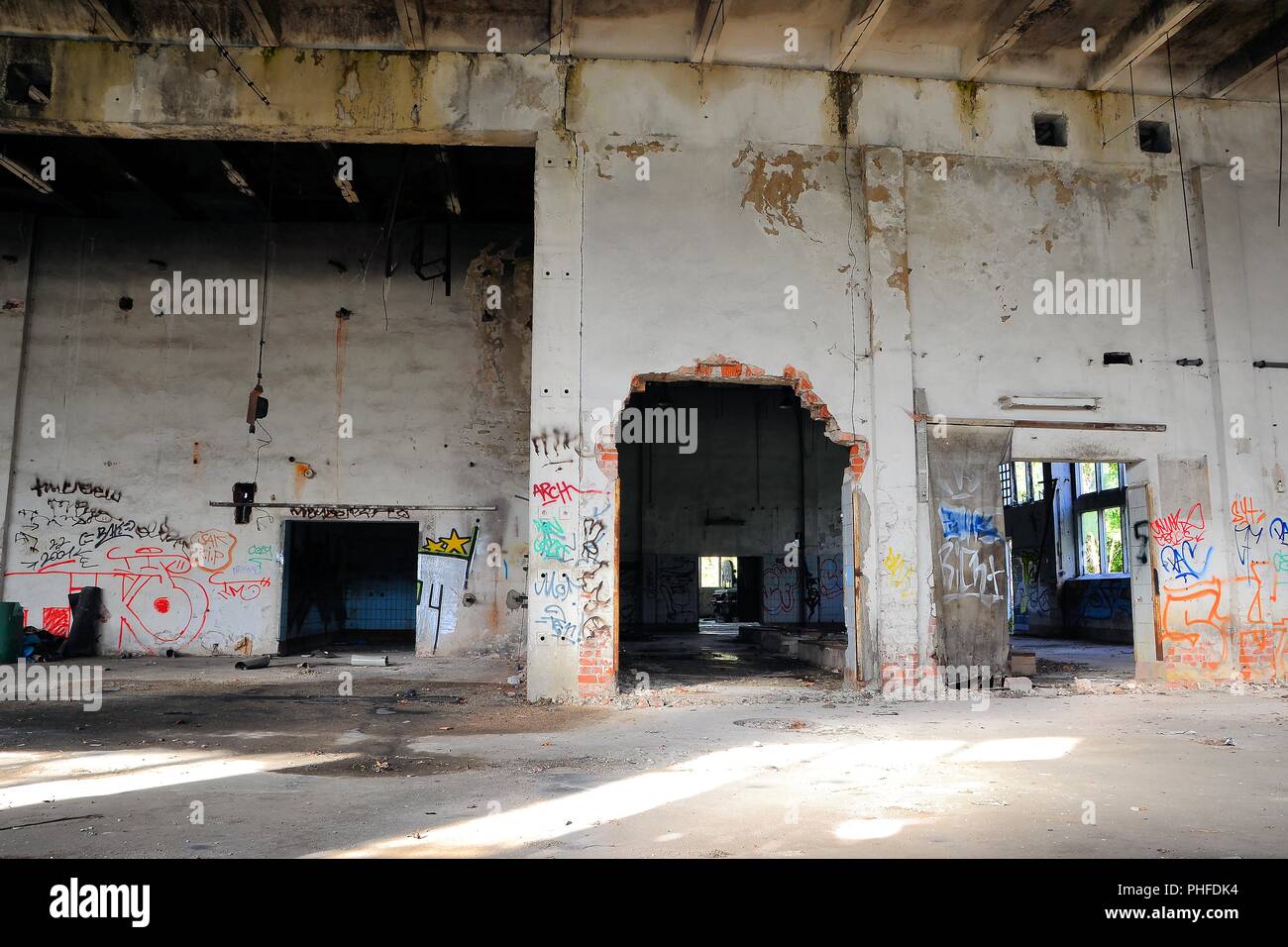 Factory hall in a vacant factory in Magdeburg Stock Photo - Alamy