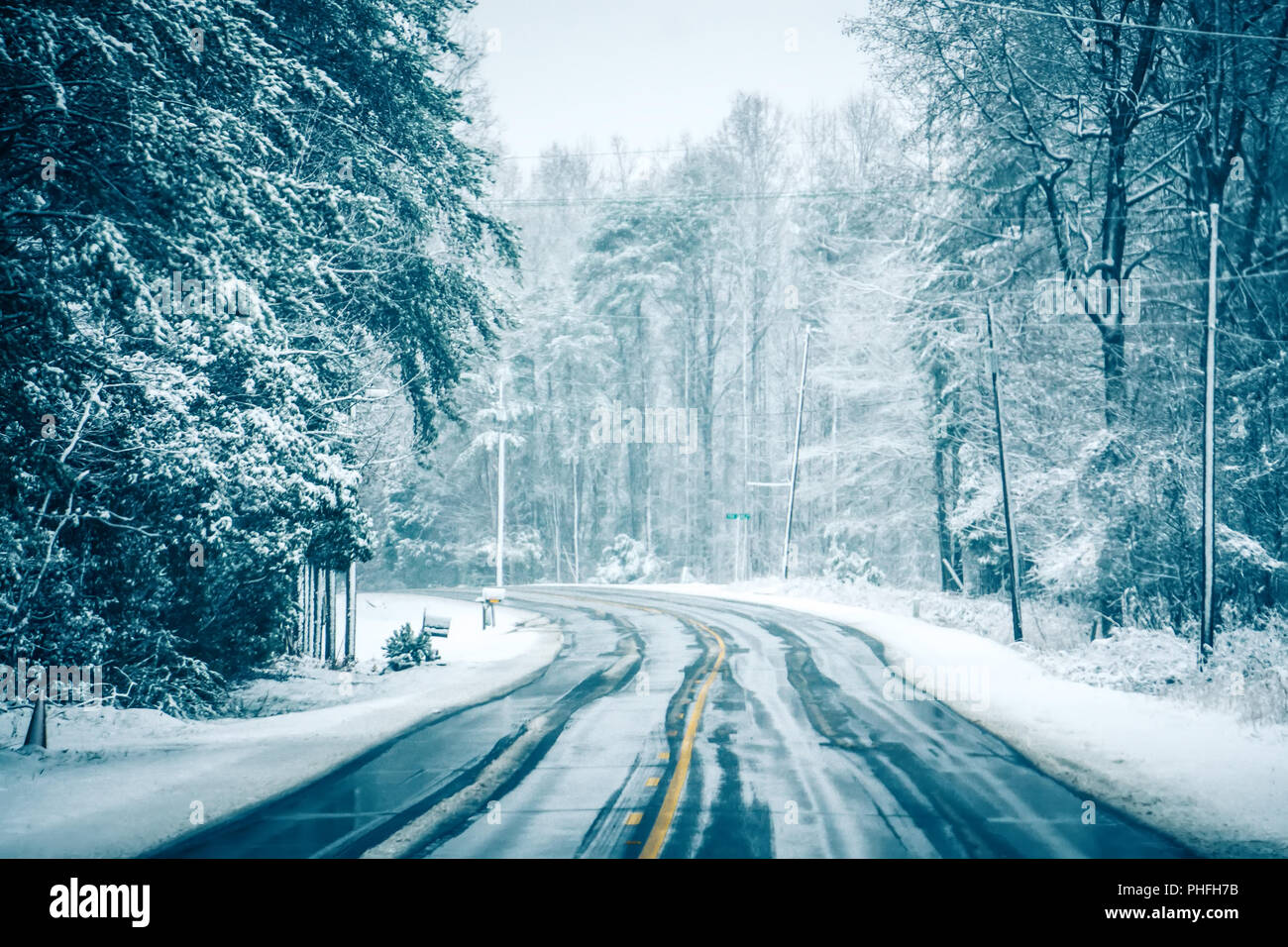 Cold icy dangerous driving conditions hi-res stock photography and ...