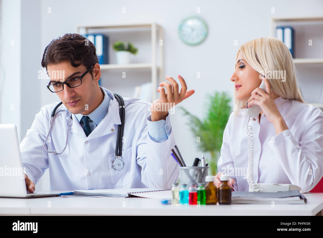Doctor disagreement hi-res stock photography and images - Alamy