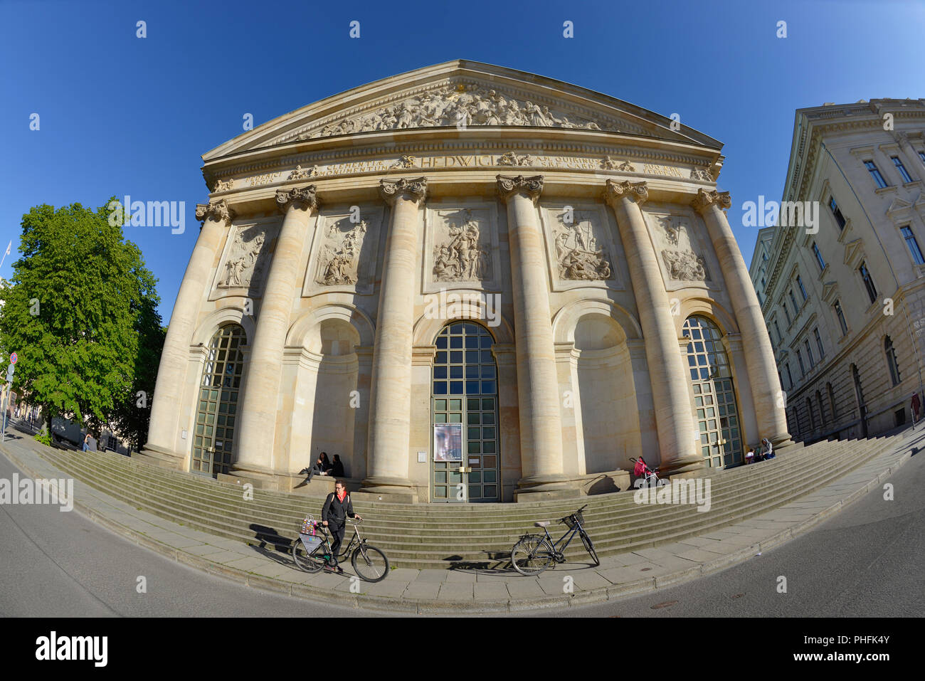 St.-Hedwigs-Kathedrale, Bebelplatz, Mitte, Berlin, Deutschland Stock ...