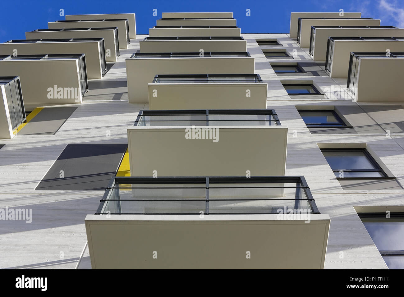 Back side of building hi-res stock photography and images - Alamy