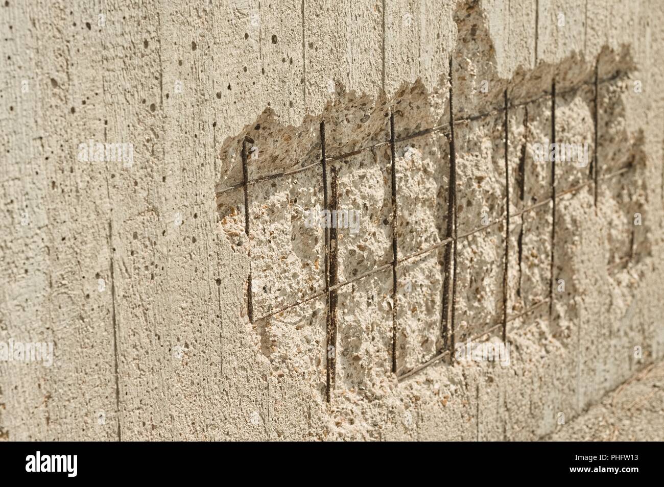 Spalling stone wall hi-res stock photography and images - Alamy