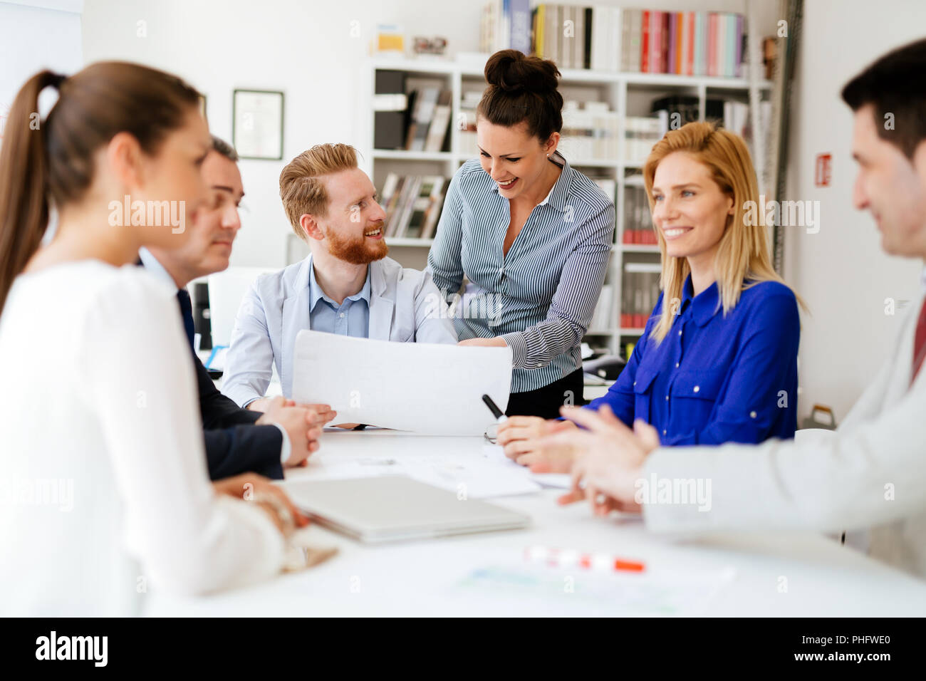 Busy office hi-res stock photography and images - Alamy