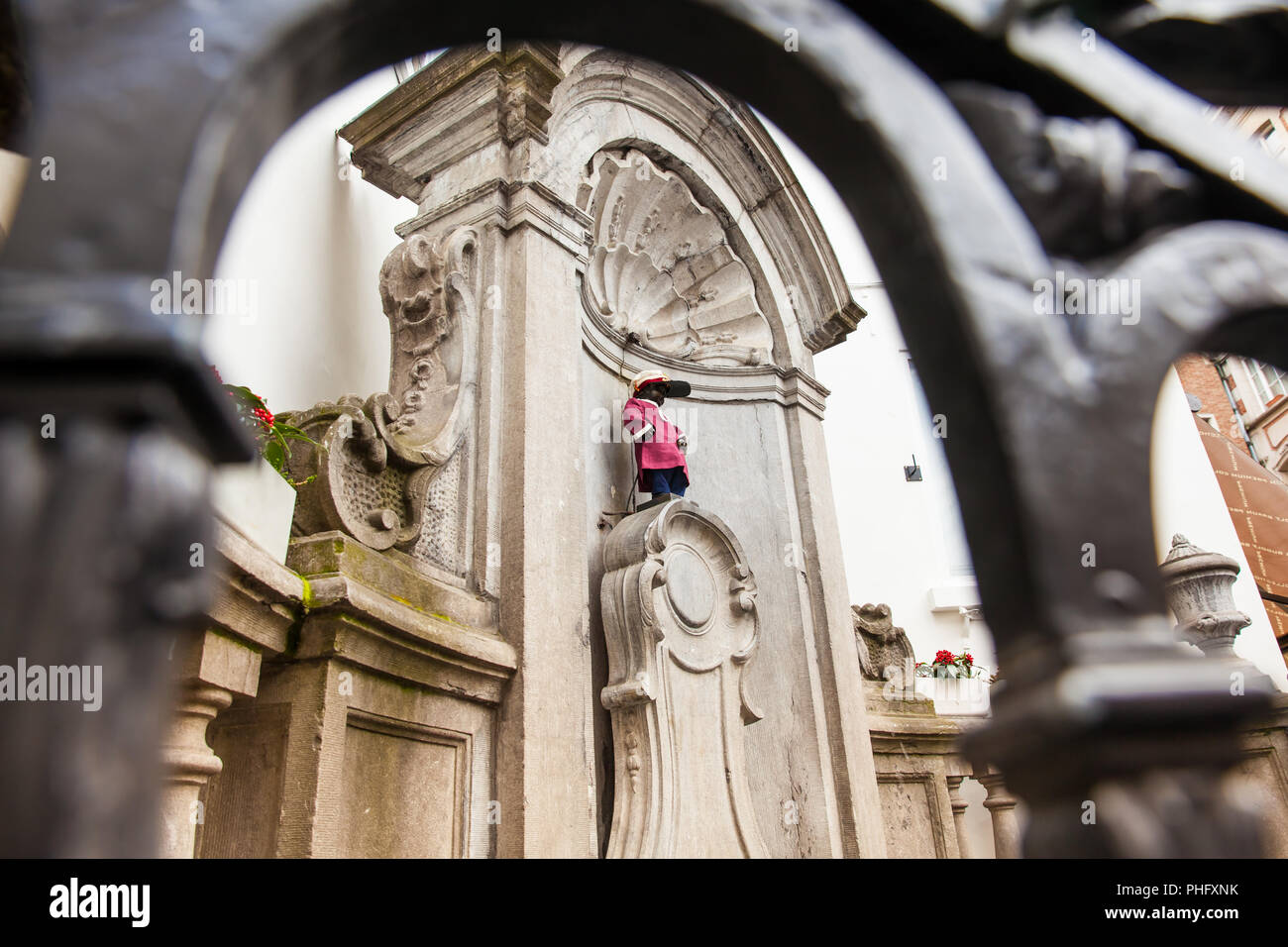 Famous Manneke pis statue in Brussels Stock Photo - Alamy