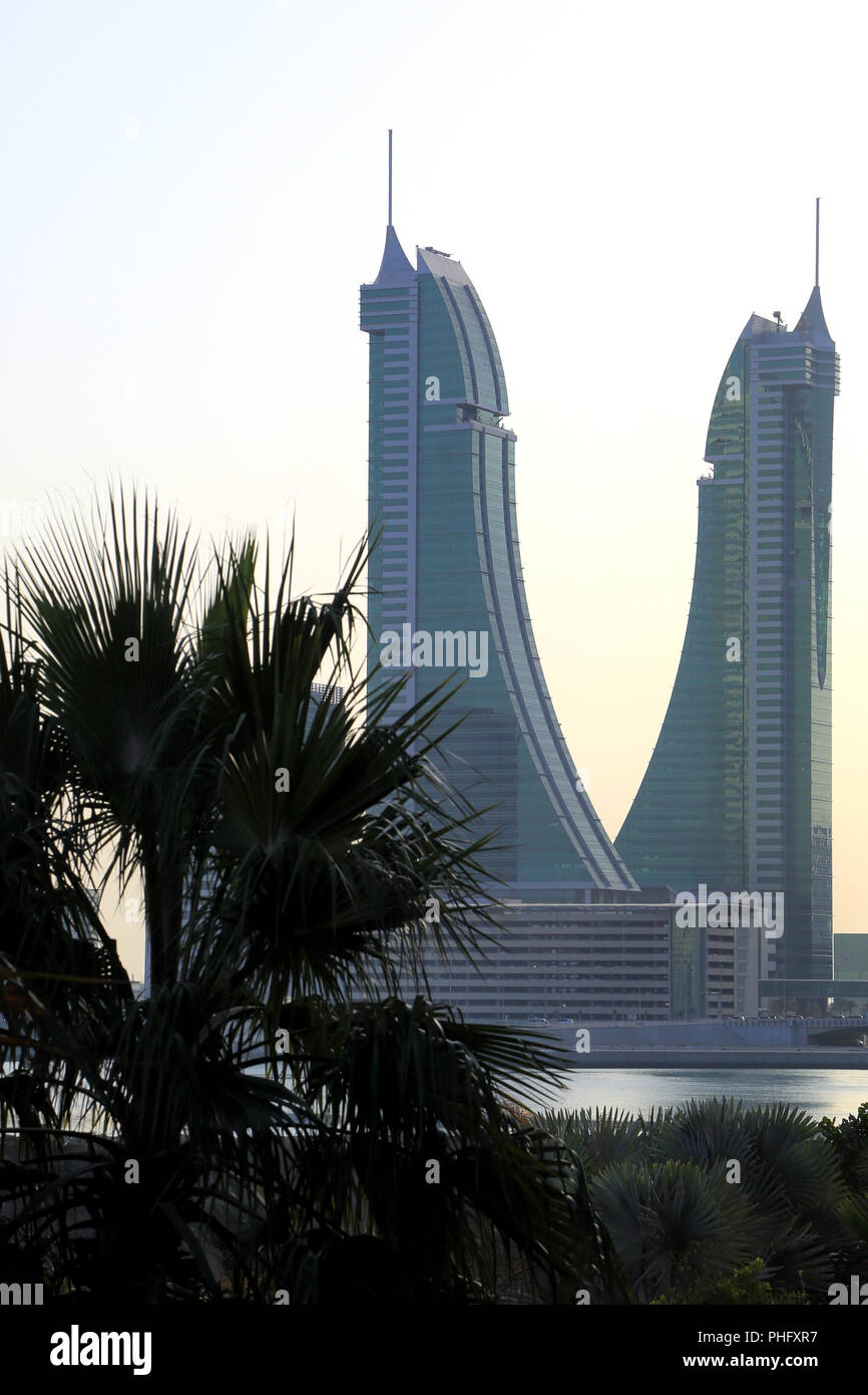 Financial building tower hi-res stock photography and images - Alamy