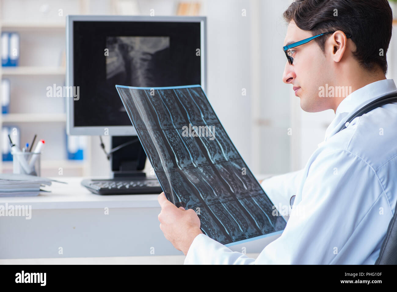 Cancer diagnosis centre hi-res stock photography and images - Alamy
