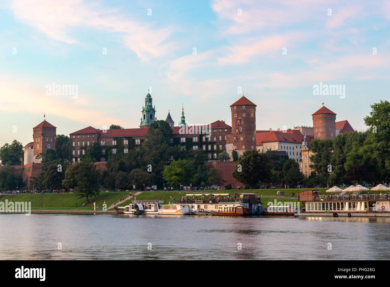 Wawel royal castle view from across the river Vistula (Wisla) at sunset ...