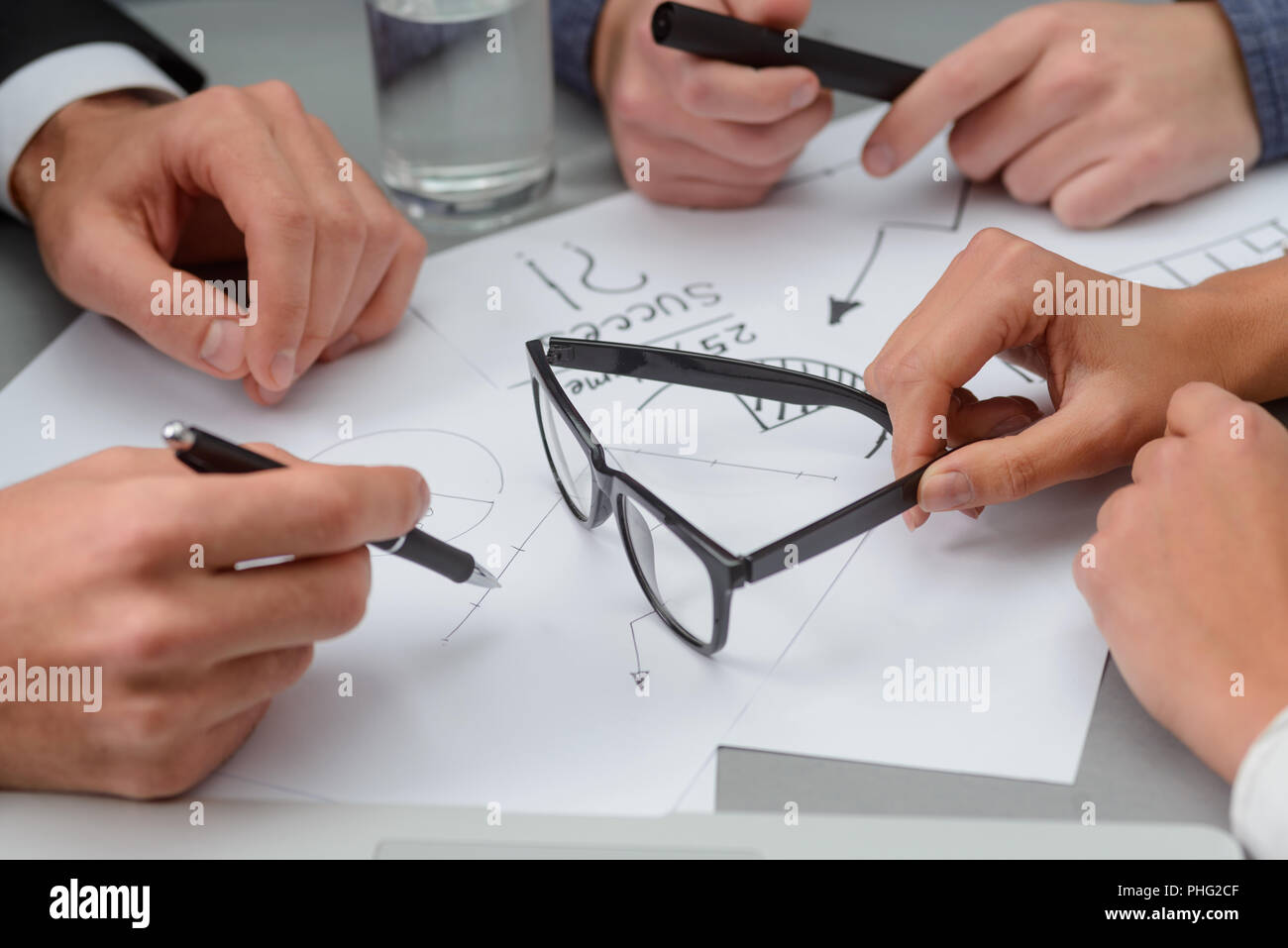 Brainstorming smart hi-res stock photography and images - Alamy