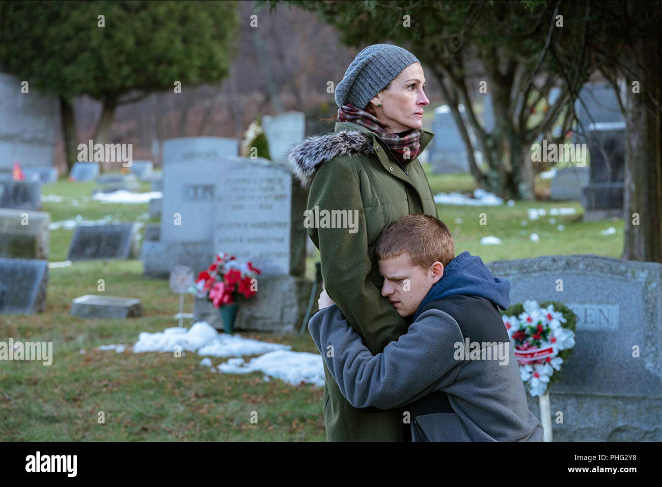 BEN IS BACK 2018 Black Bear Pictures film with Julia Roberts and Lucas ...