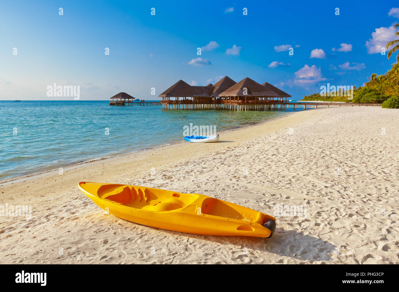 Maldives boat building hi-res stock photography and images - Alamy