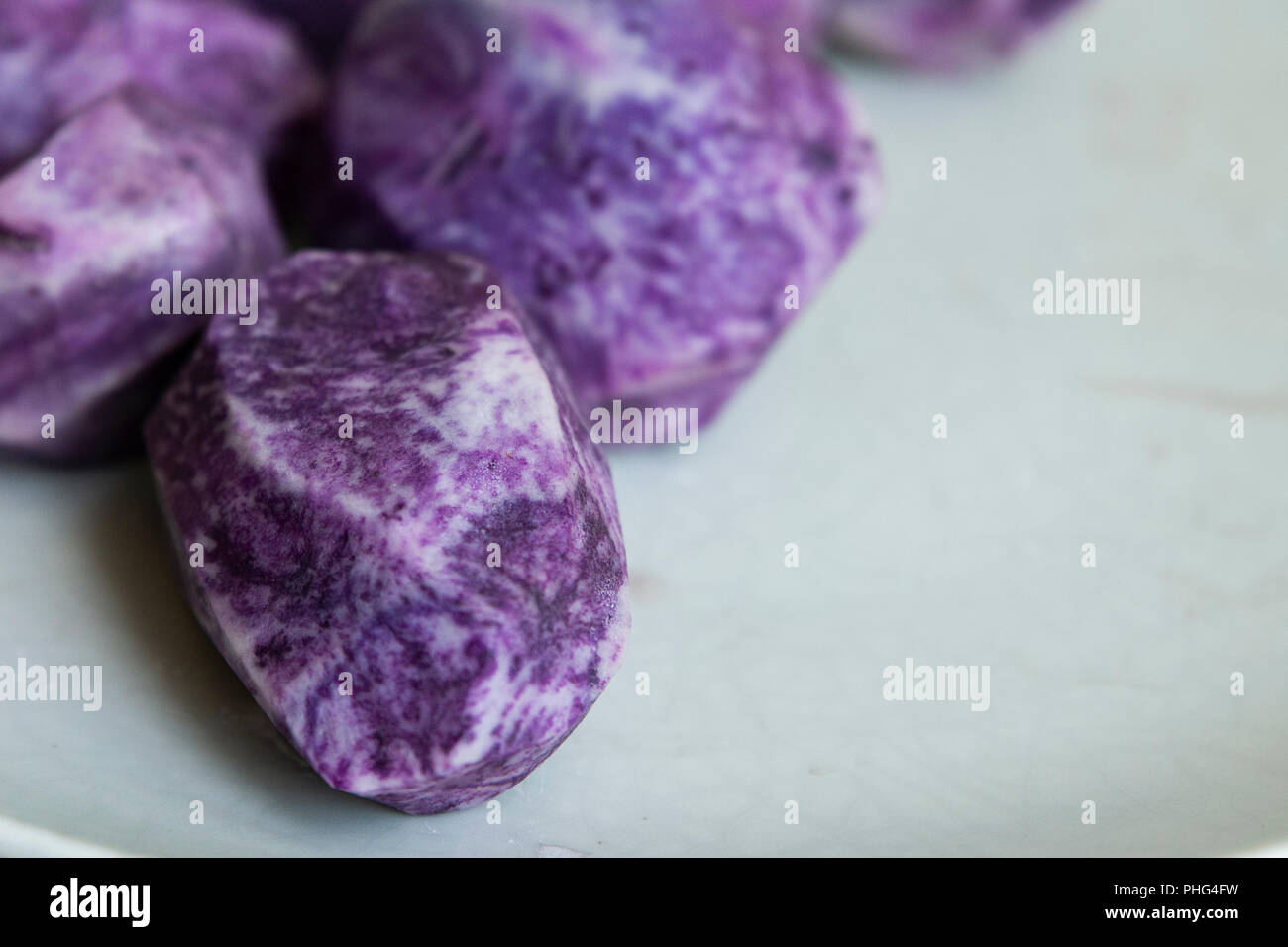 Violette potato hi-res stock photography and images - Alamy