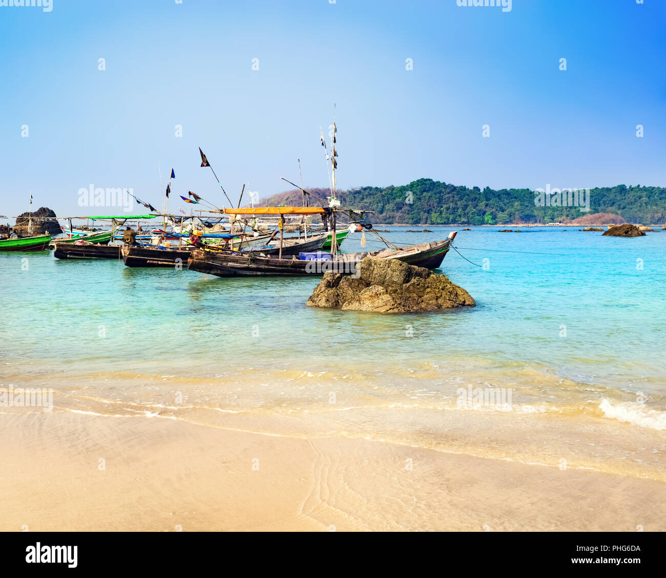 Sea shore at ngapali beach myanmar hi-res stock photography and images ...