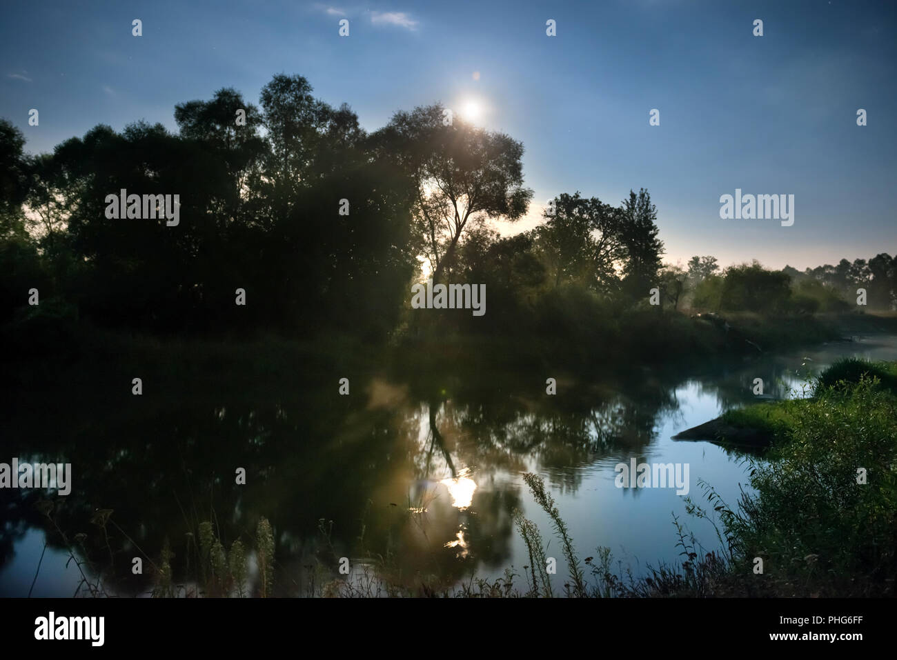 Moonlight on river hi-res stock photography and images - Alamy