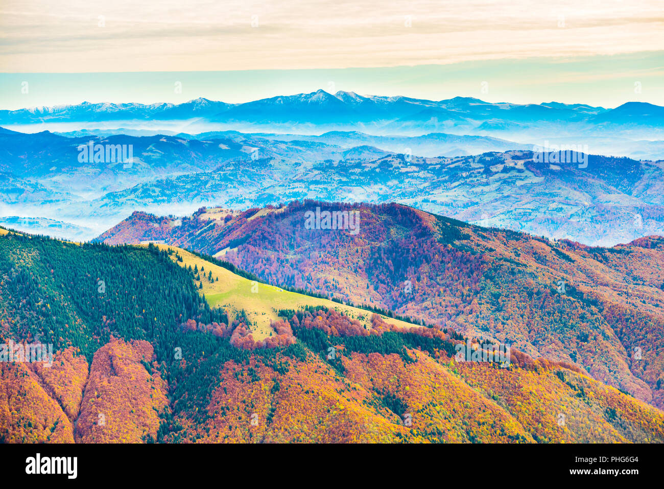 Majestic mountain ranges hi-res stock photography and images - Alamy