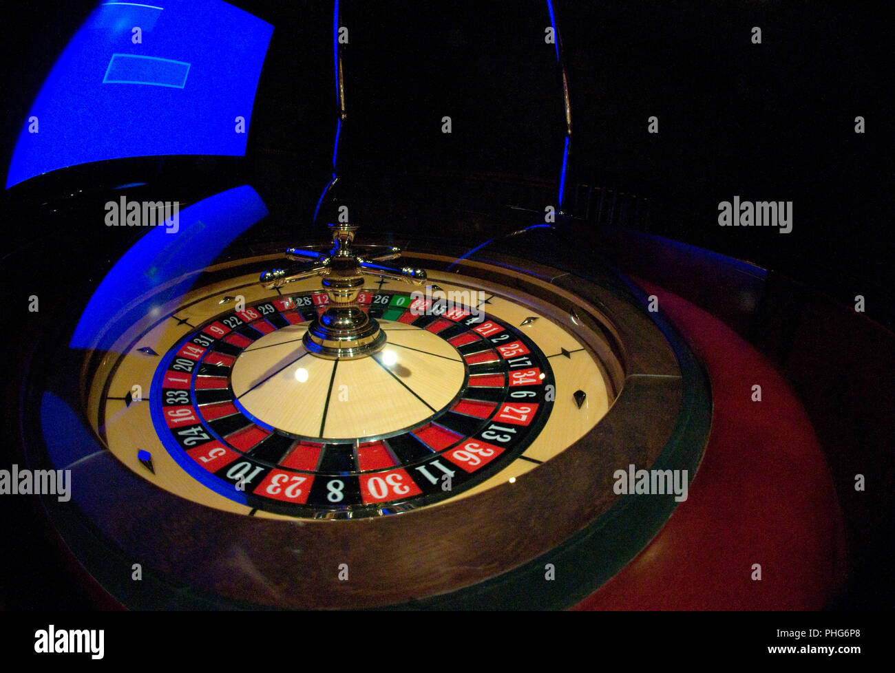 Card table dynamic hi-res stock photography and images - Alamy