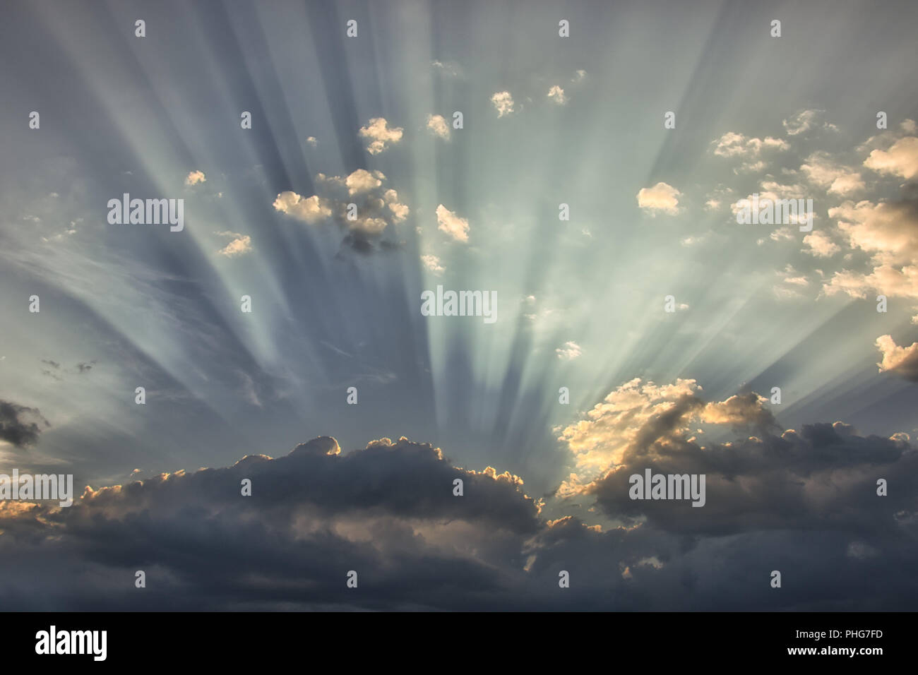 Sun rays hi-res stock photography and images - Alamy