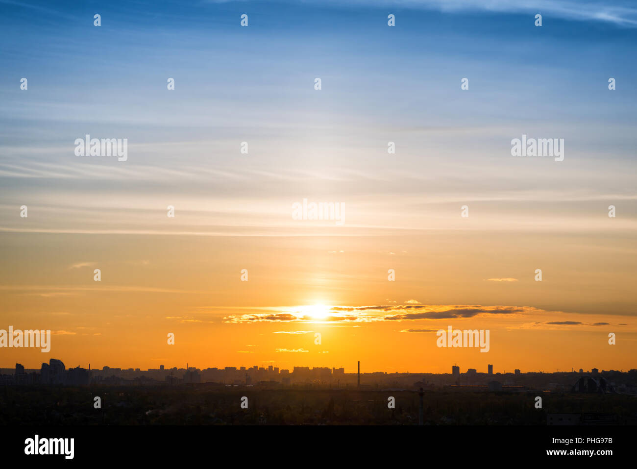 Beautiful sunset in big city hi-res stock photography and images - Alamy