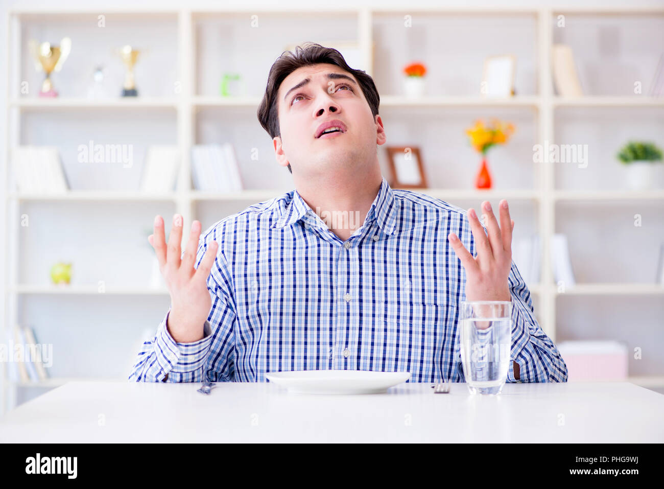 Customer restaurant upset hi-res stock photography and images - Alamy