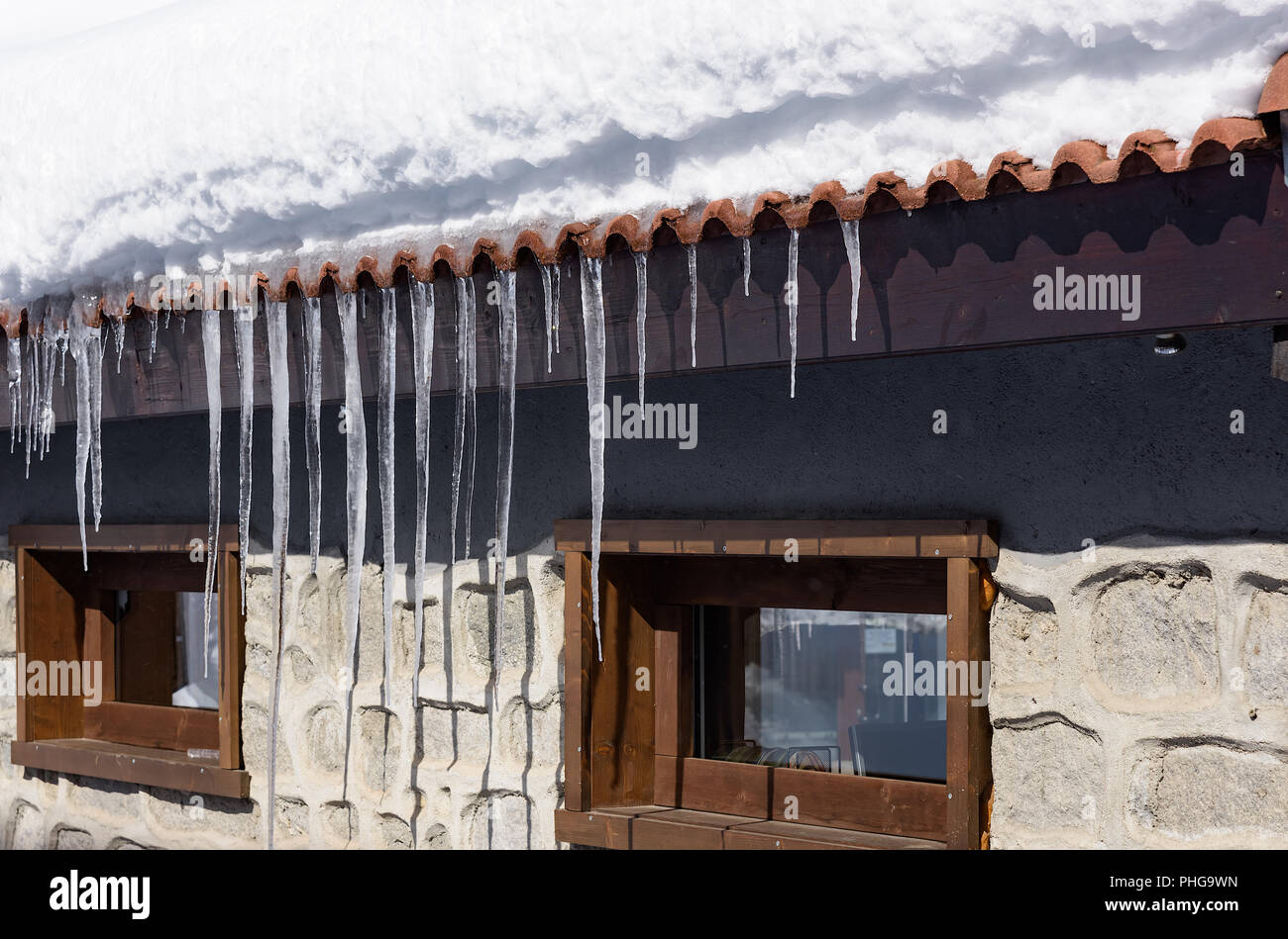 Long drop hanging hi-res stock photography and images - Alamy