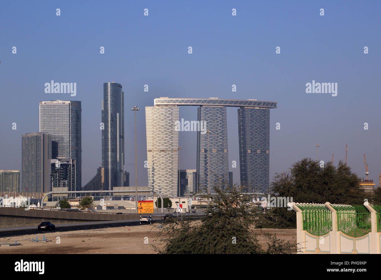 High rise skyline hi-res stock photography and images - Alamy