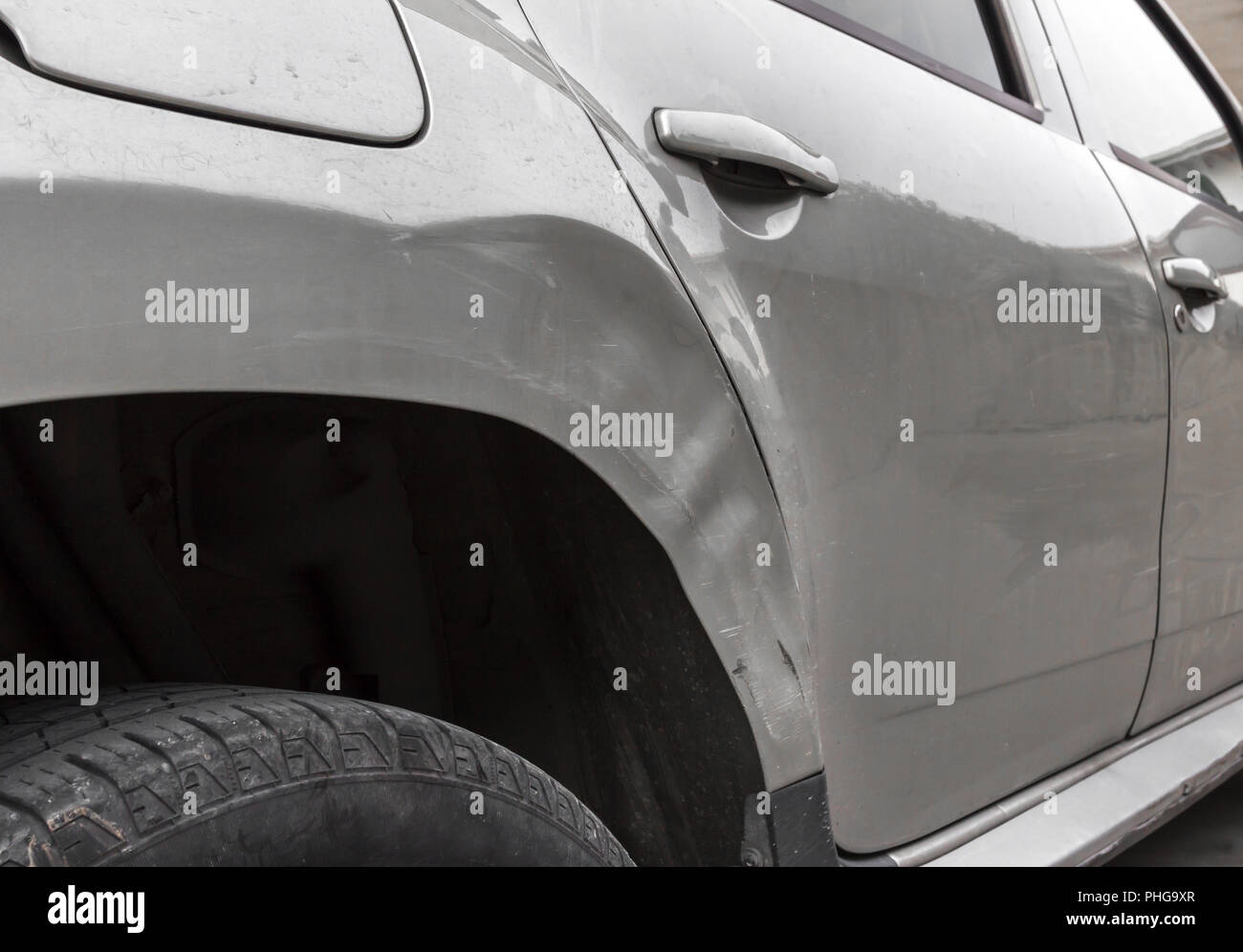 Car fender side damage hi-res stock photography and images - Alamy