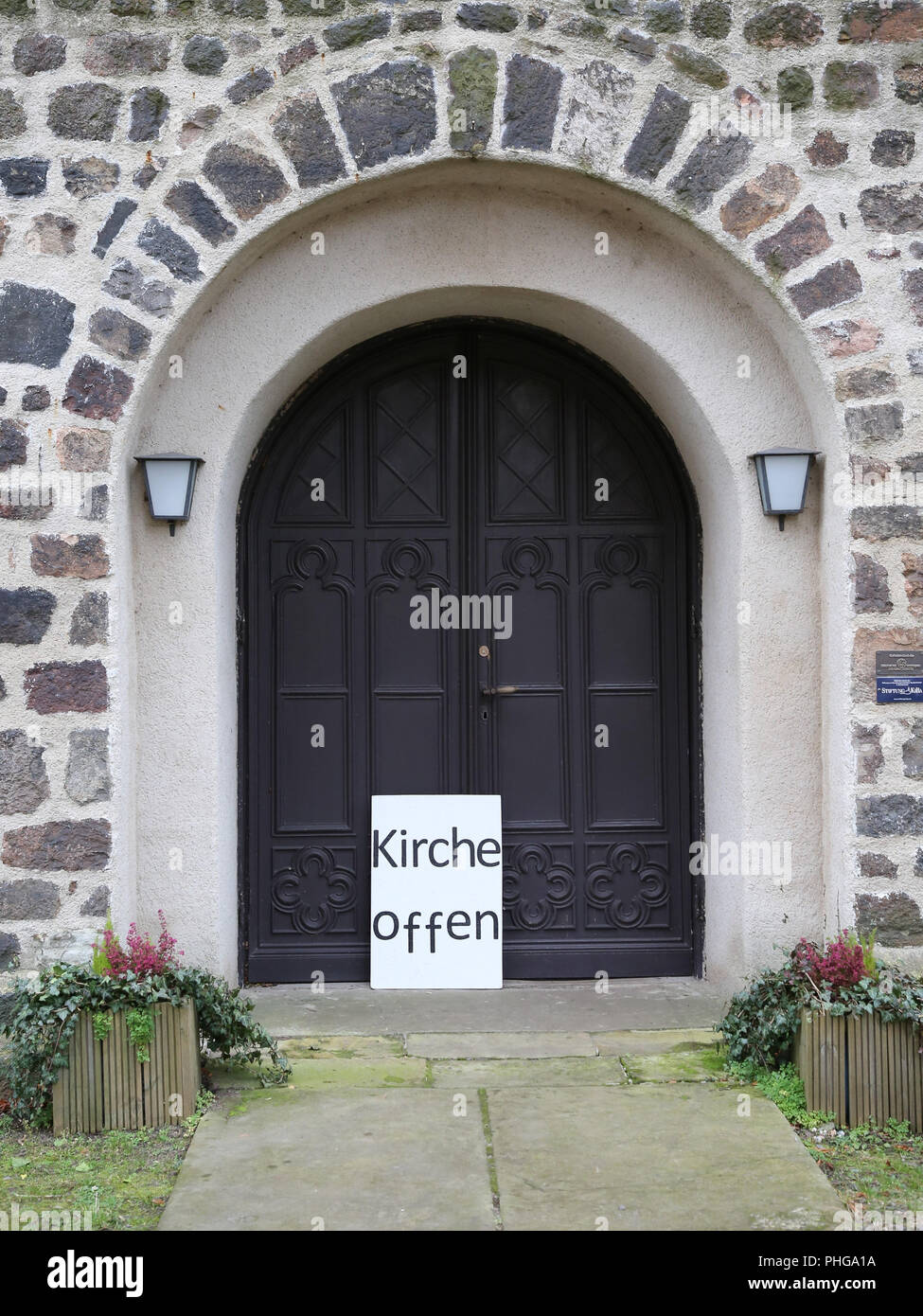 Church open sign hi-res stock photography and images - Alamy