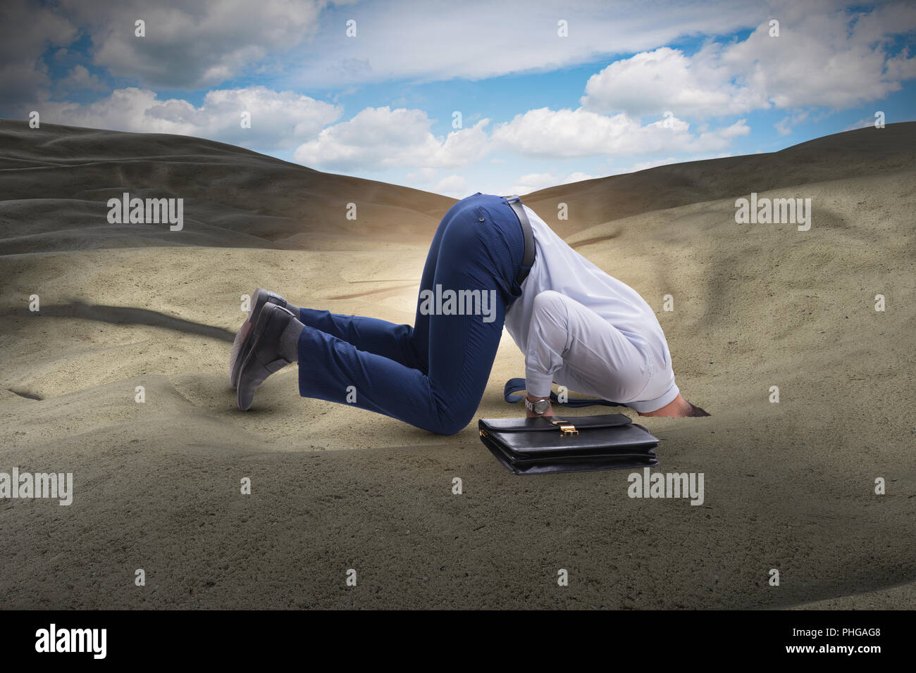 Business head in sand hi-res stock photography and images - Alamy