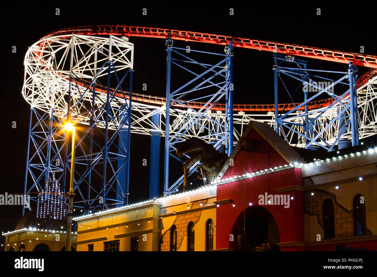 Pleasure beach blackpool night hi-res stock photography and images - Alamy