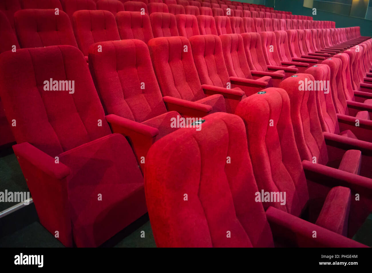 Row of old cinema seats hi-res stock photography and images - Alamy