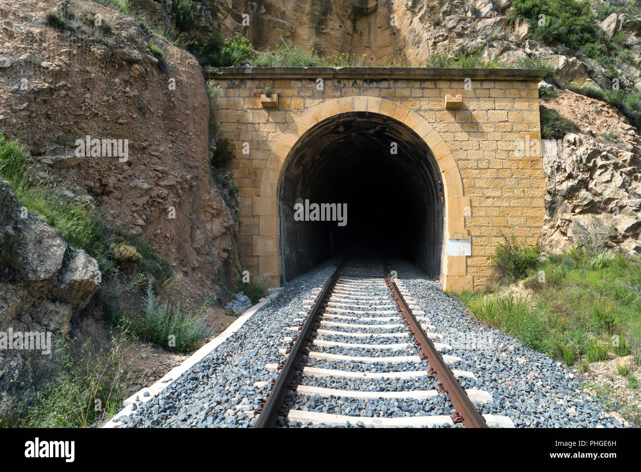 Brick train tunnel hi-res stock photography and images - Alamy