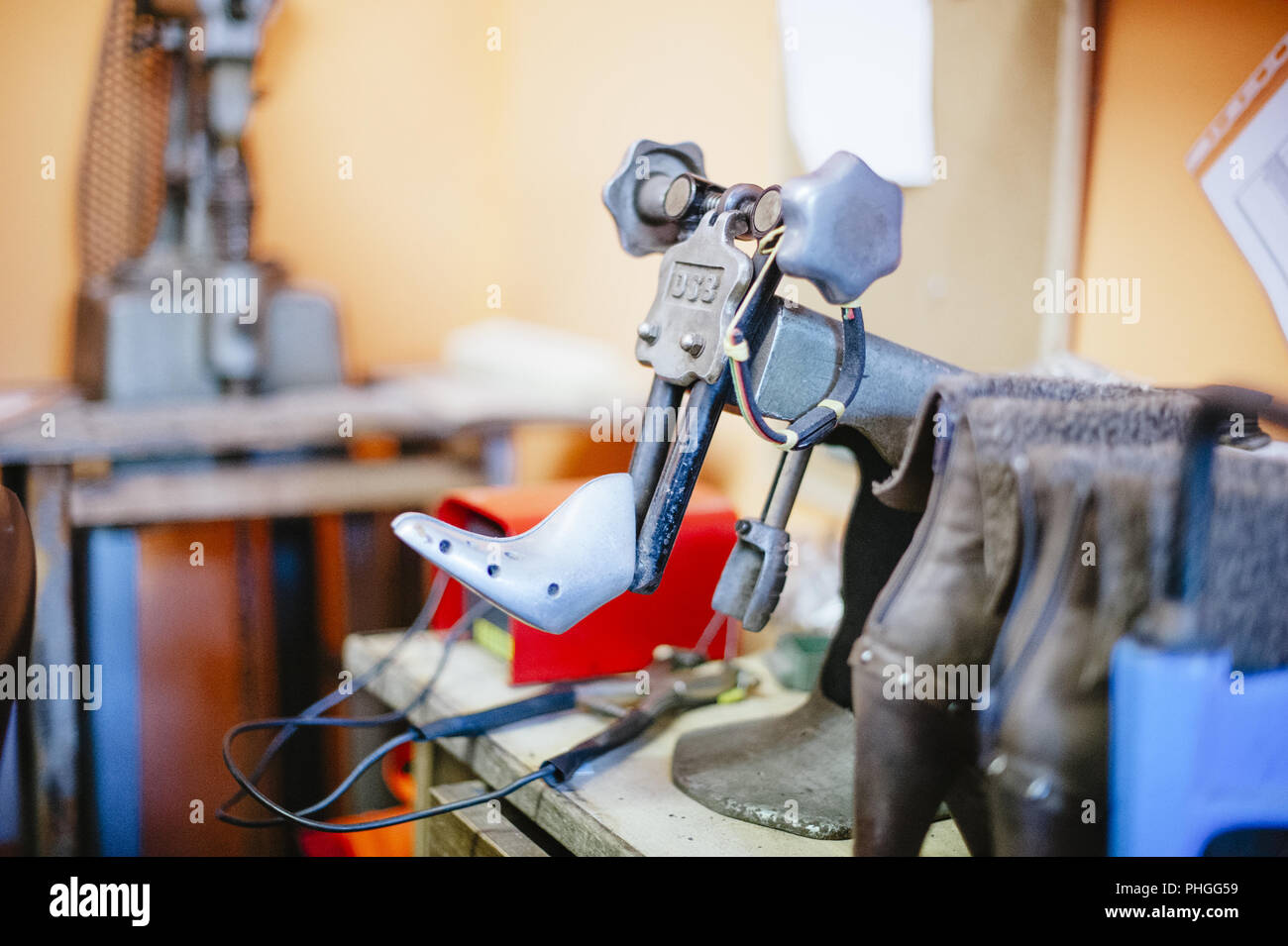 Shop shoemaker shoes hi-res stock photography and images - Alamy