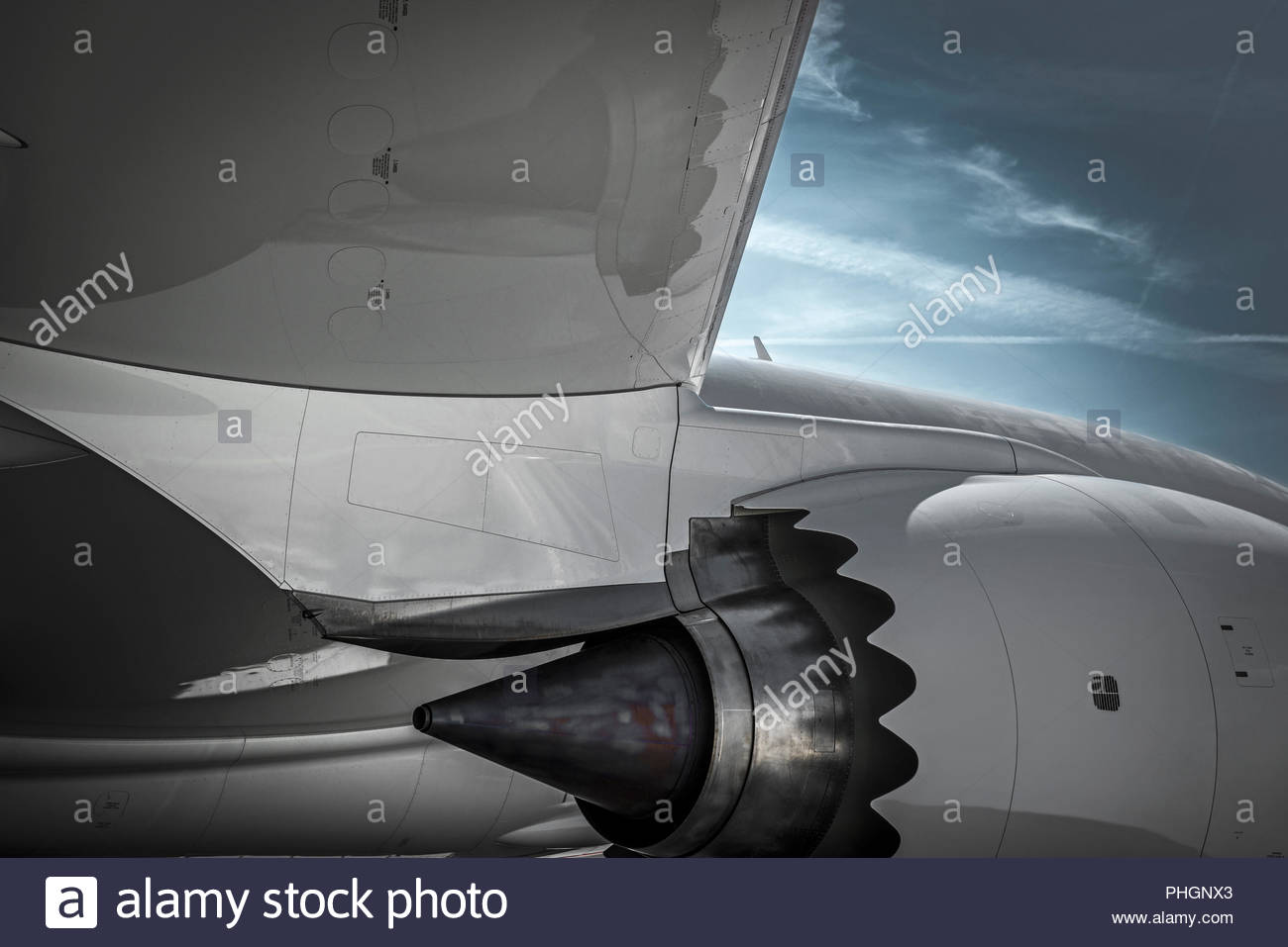 Boeing 787 Dreamliner Engine Stock Photos & Boeing 787 Dreamliner ...