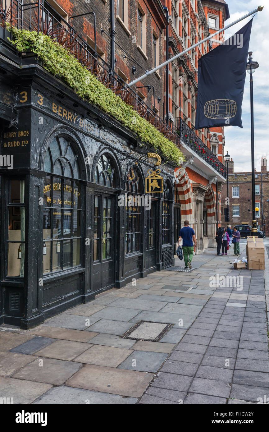 Berry Bros. & Rudd, wine shop since 1698, St James's Street, London ...