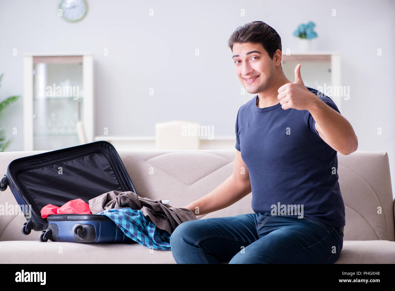 Packing up to leave hi-res stock photography and images - Alamy