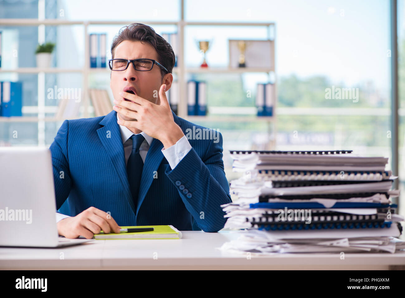 Tired businessman exhausted after hard work and excessive worklo Stock ...
