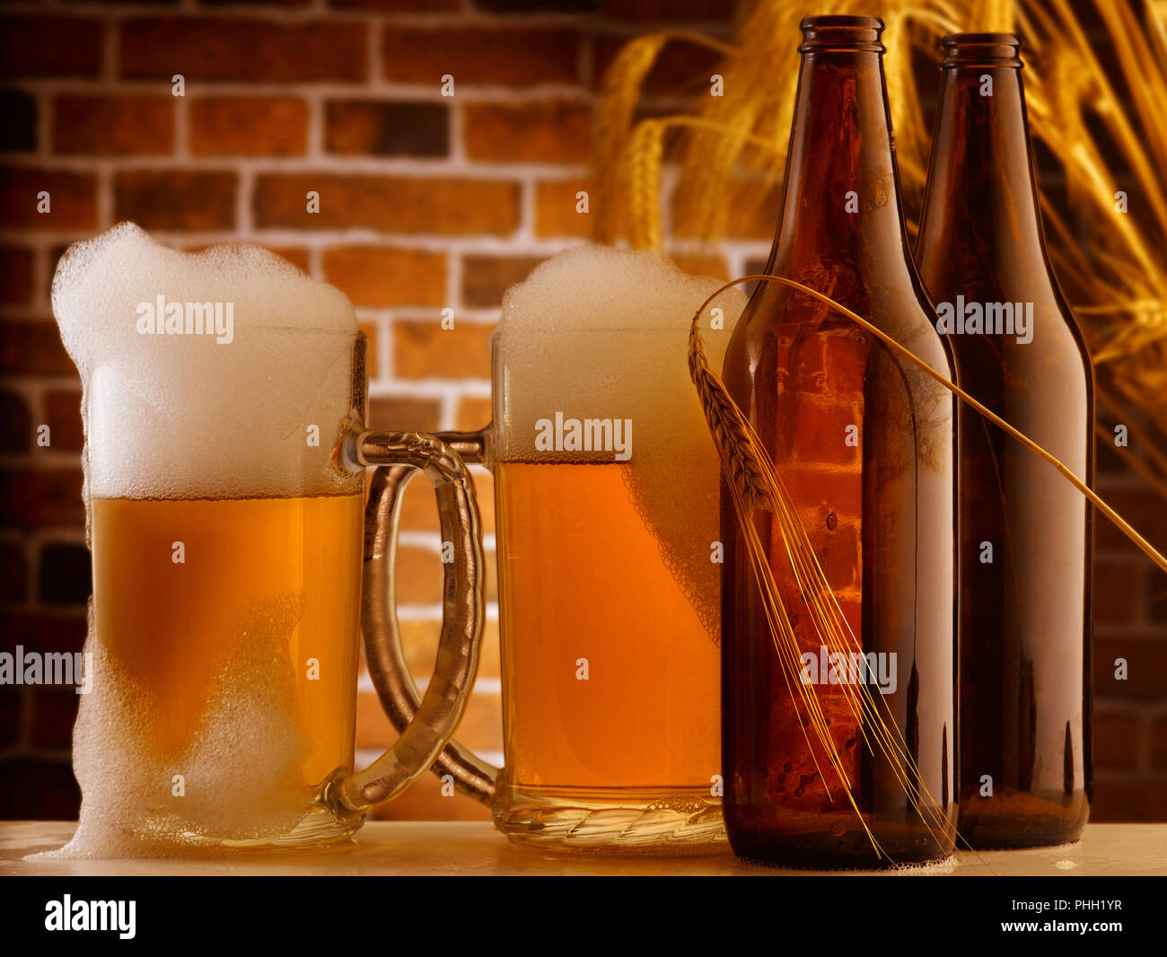 Large foam in beer hi-res stock photography and images - Alamy