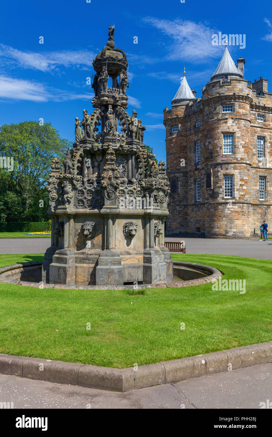 Uk forecourt hi-res stock photography and images - Alamy