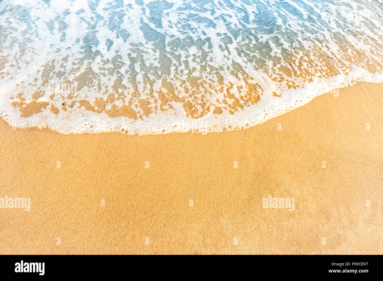 The sand and the ocean hi-res stock photography and images - Alamy