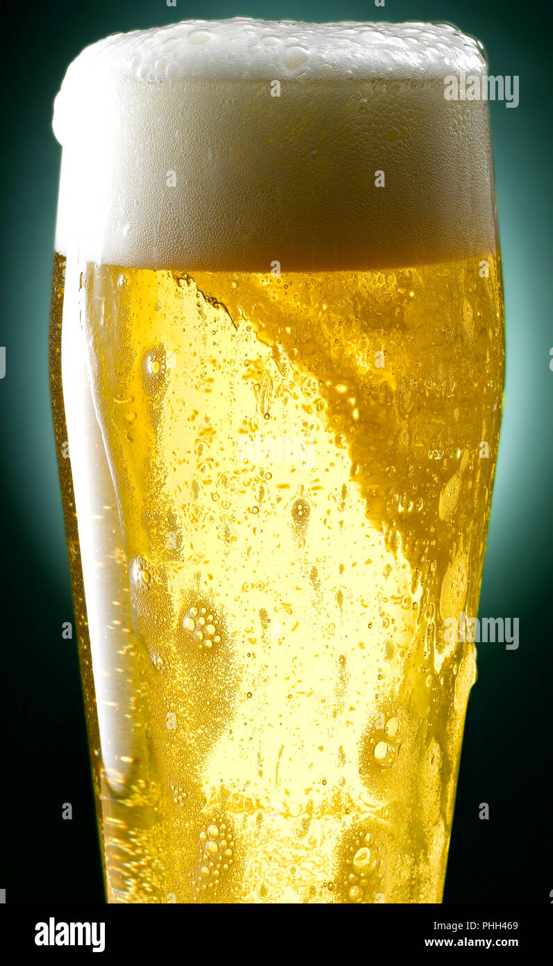 mug of frothy beer Stock Photo - Alamy