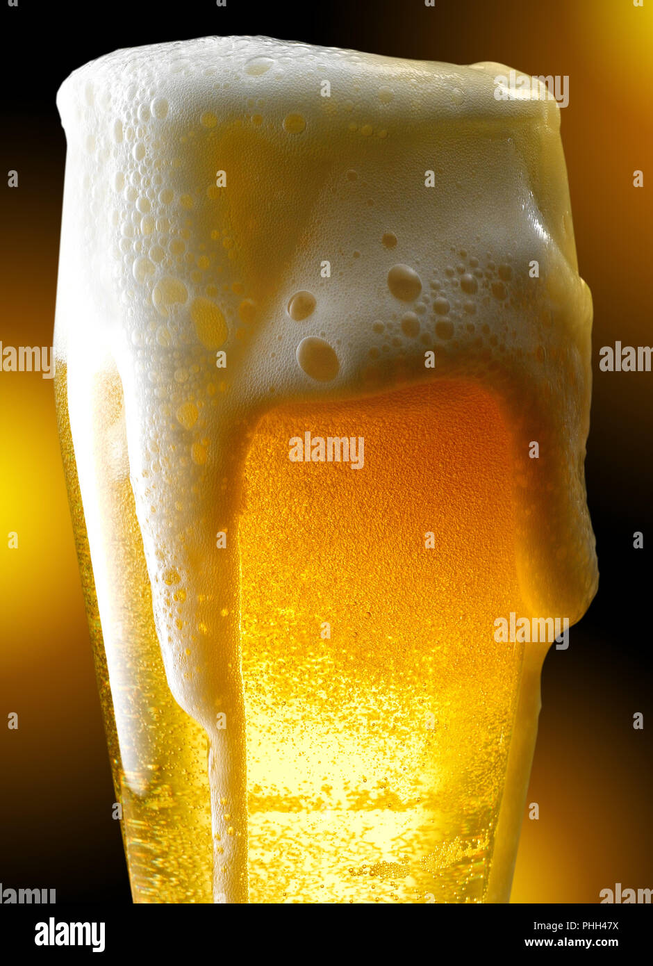 mug of frothy beer Stock Photo - Alamy