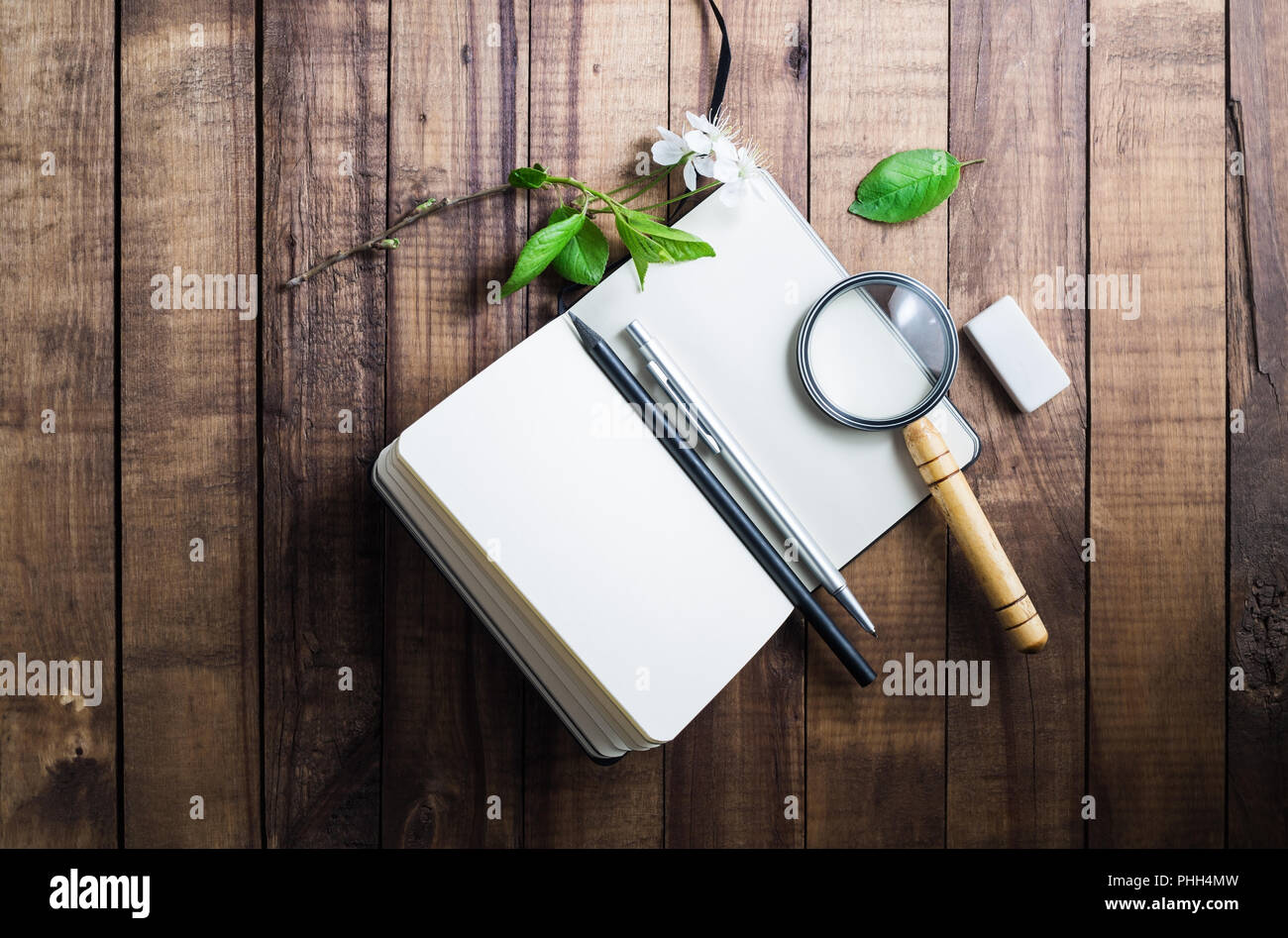 Notepad and stationery Stock Photo - Alamy
