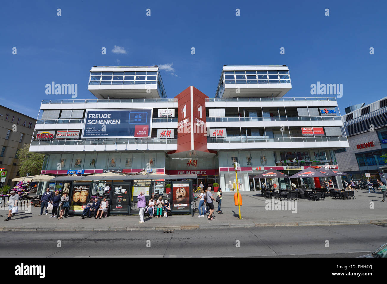Shopping mall forum steglitz hi-res stock photography and images - Alamy