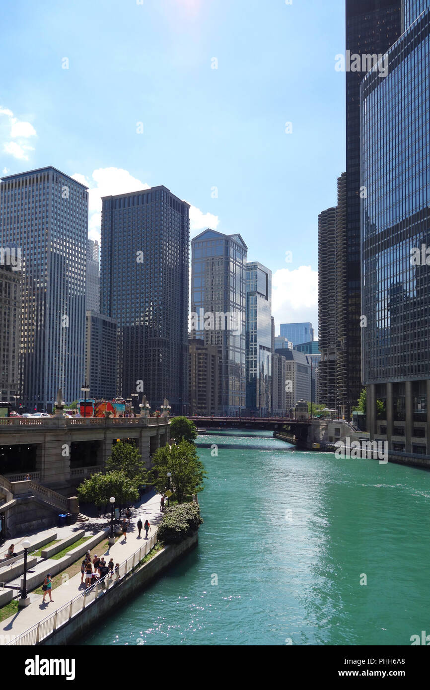 Chicago River skyline view Stock Photo - Alamy