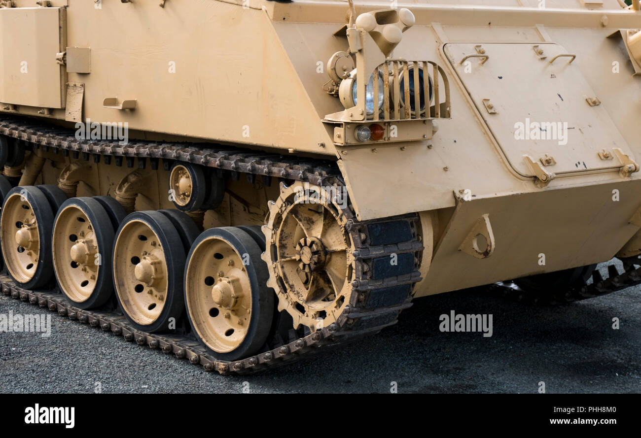 Fv432 armoured personnel carrier hi-res stock photography and images ...