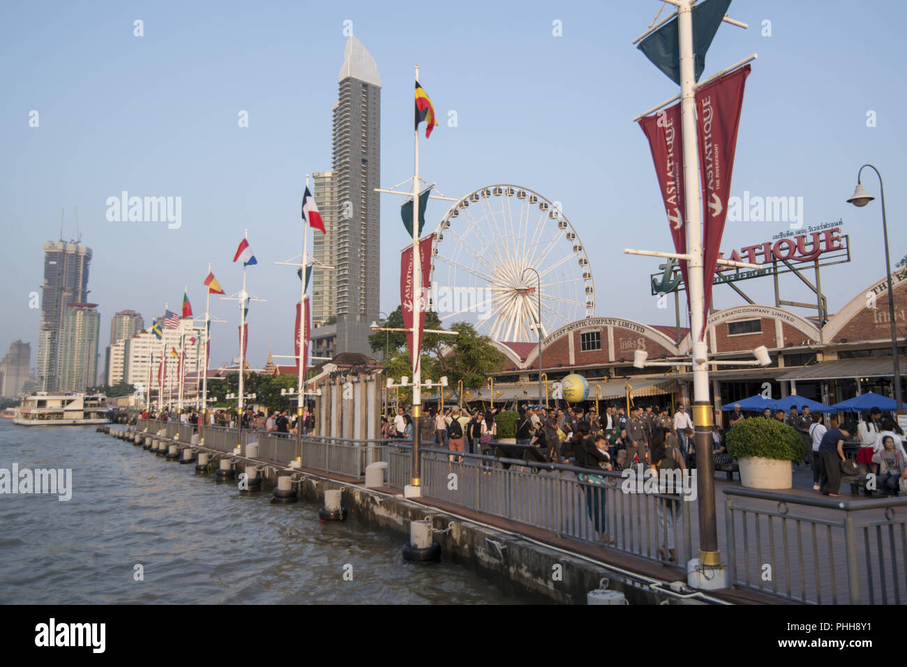 THAILAND BANGKOK ASIATIQUE RIVERFRONT Stock Photo - Alamy