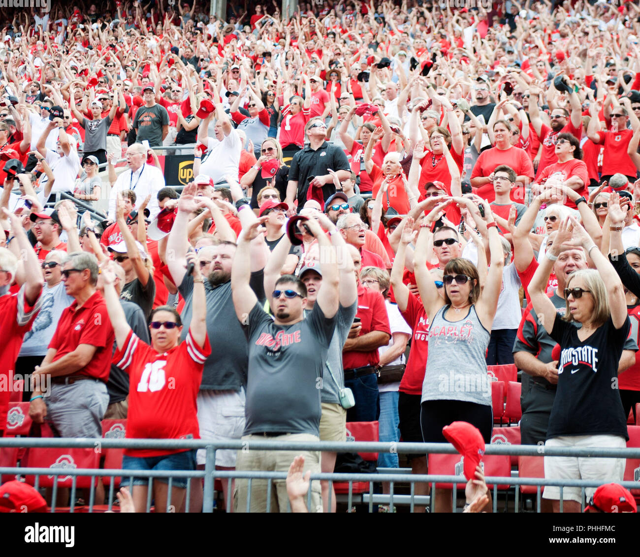 College football stadium ohio state fans hi-res stock photography and ...