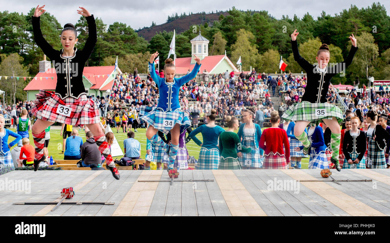 Queen elizabeth dancing philip hi-res stock photography and images - Alamy