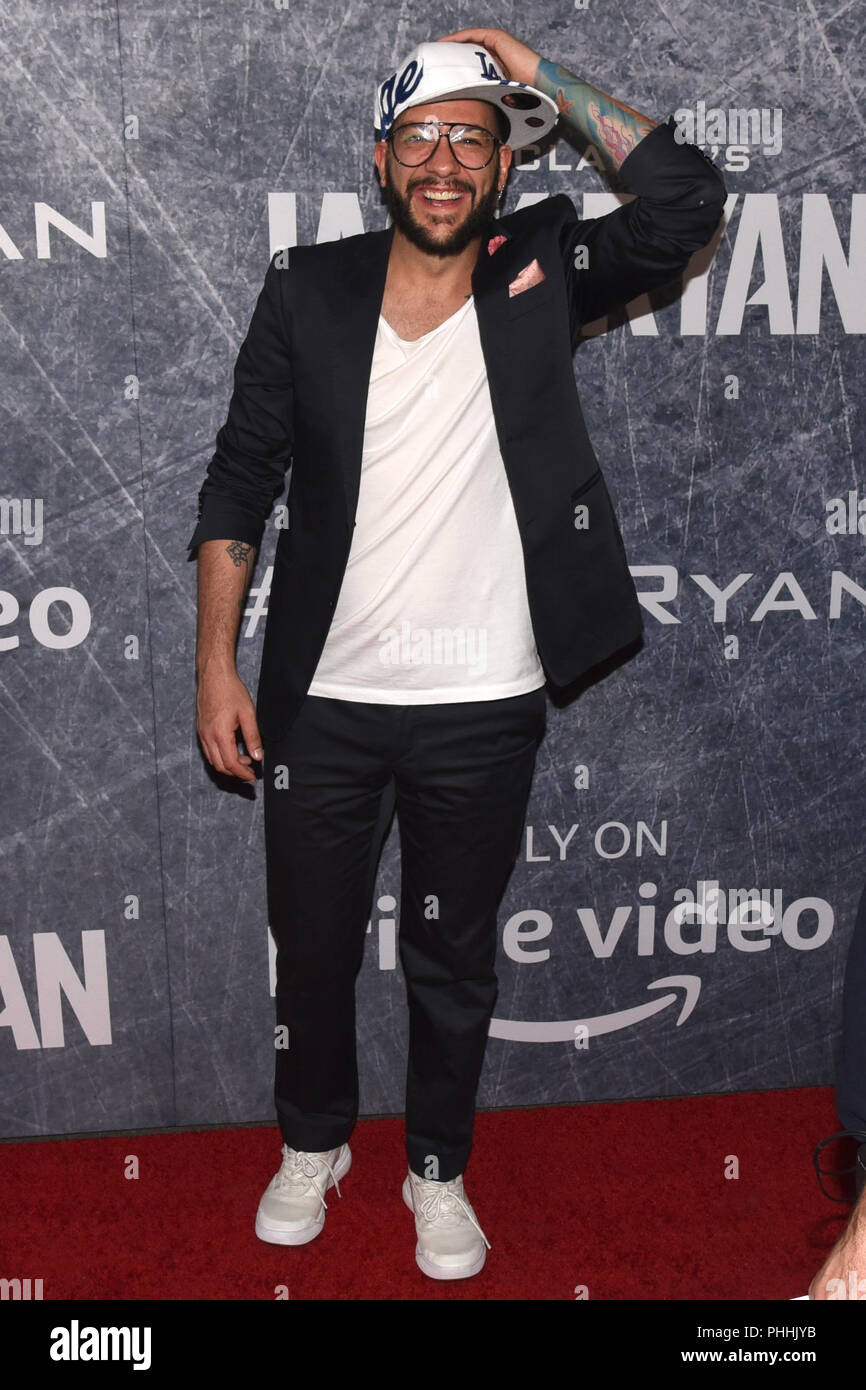 Tom clancy jack ryan hi-res stock photography and images - Alamy